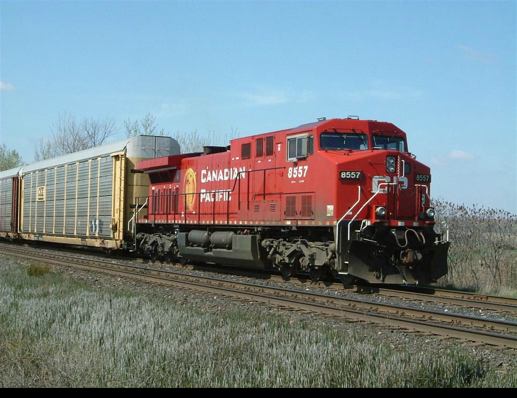 CP 8557 waiting on the passing track